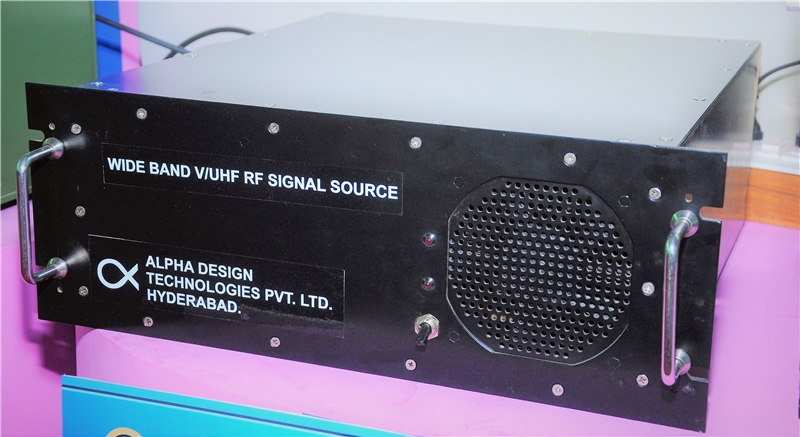 Wide Band V/UHF RF Signal Source - Electronic Warfare Systems | ALPHA ...